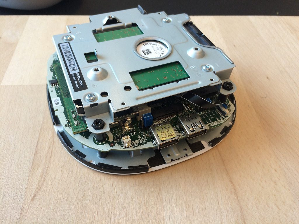テスト: HP Pavilion Mini 300、驚くほど優れた非常に完成度の高いミニ PC - 世界の顔