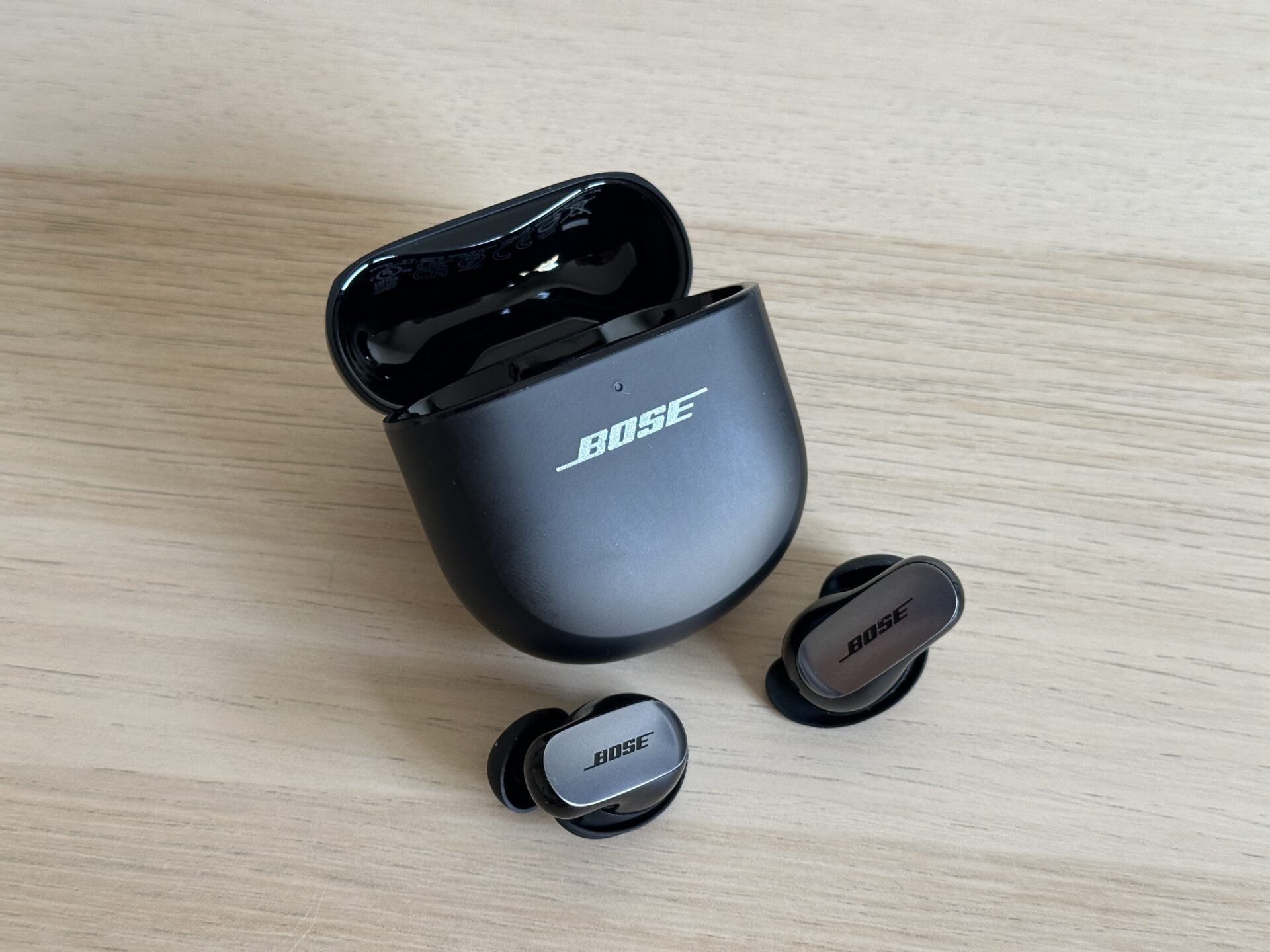 Bose QuietComfort Ultra テスト: 驚異的なノイズ低減、しかし理解できない欠点 - 世界の顔
