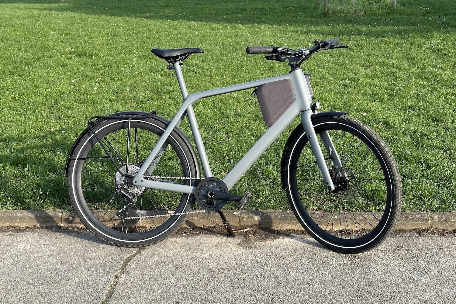 Lemmo One レビュー: 瞬く間に電動自転車から筋肉質な自転車に変わります